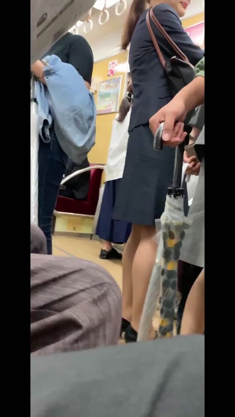 【新人ol】某大手銀行勤務の超可愛いolさんのタイトスカートのなかを盗撮!顔出しあり!美脚 神回 Jgirl Collection