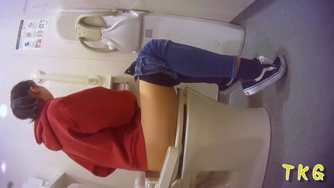 【若い娘の個室観察】期間限定 C的な個室観察 TKG No.072 - JGirl Collection